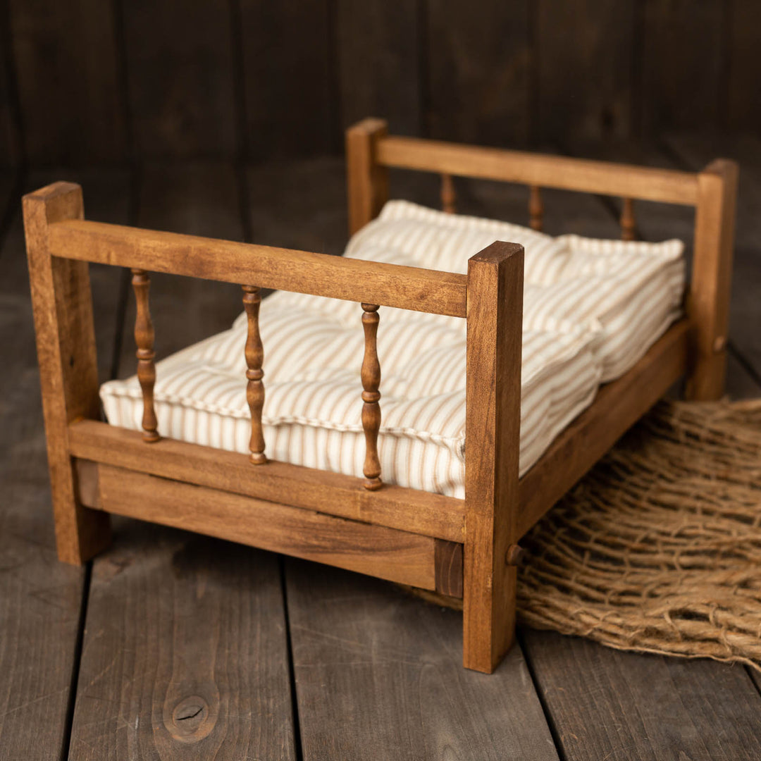 newborn posing frame